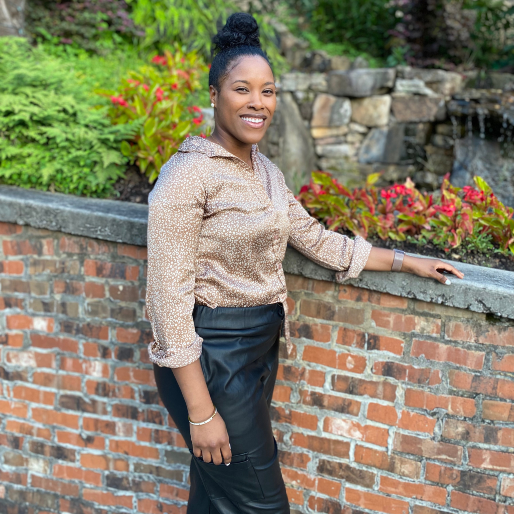 About – Deena Taylor